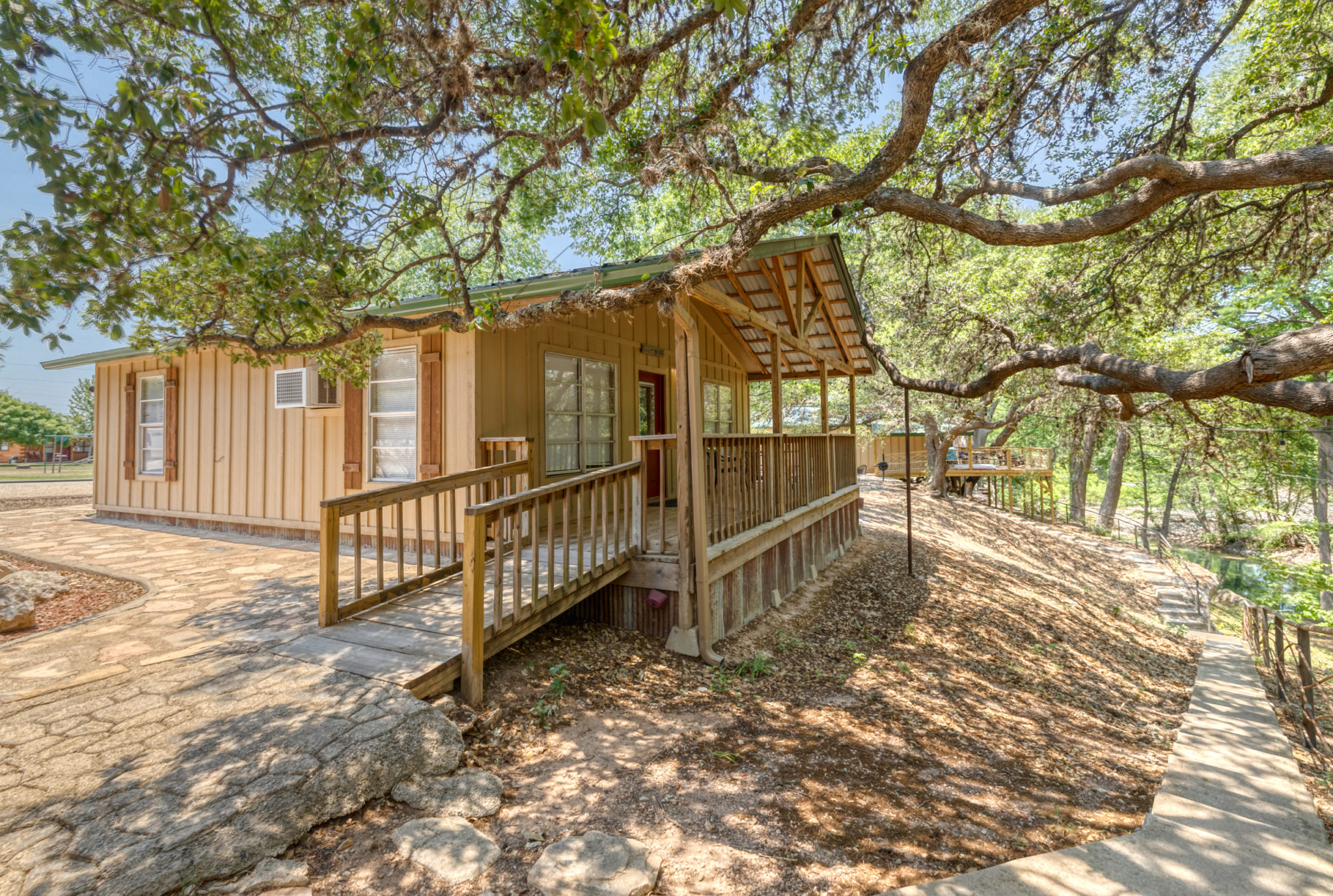 Cabin 6 | River Bluff Cabins